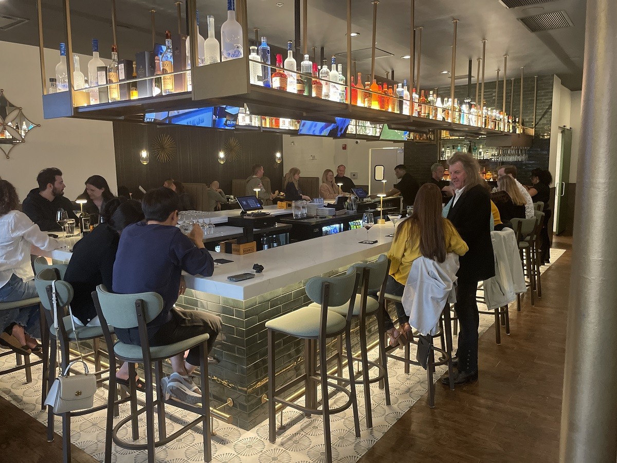 Modern Plate – Elmhurst, IL – DDCA Architects